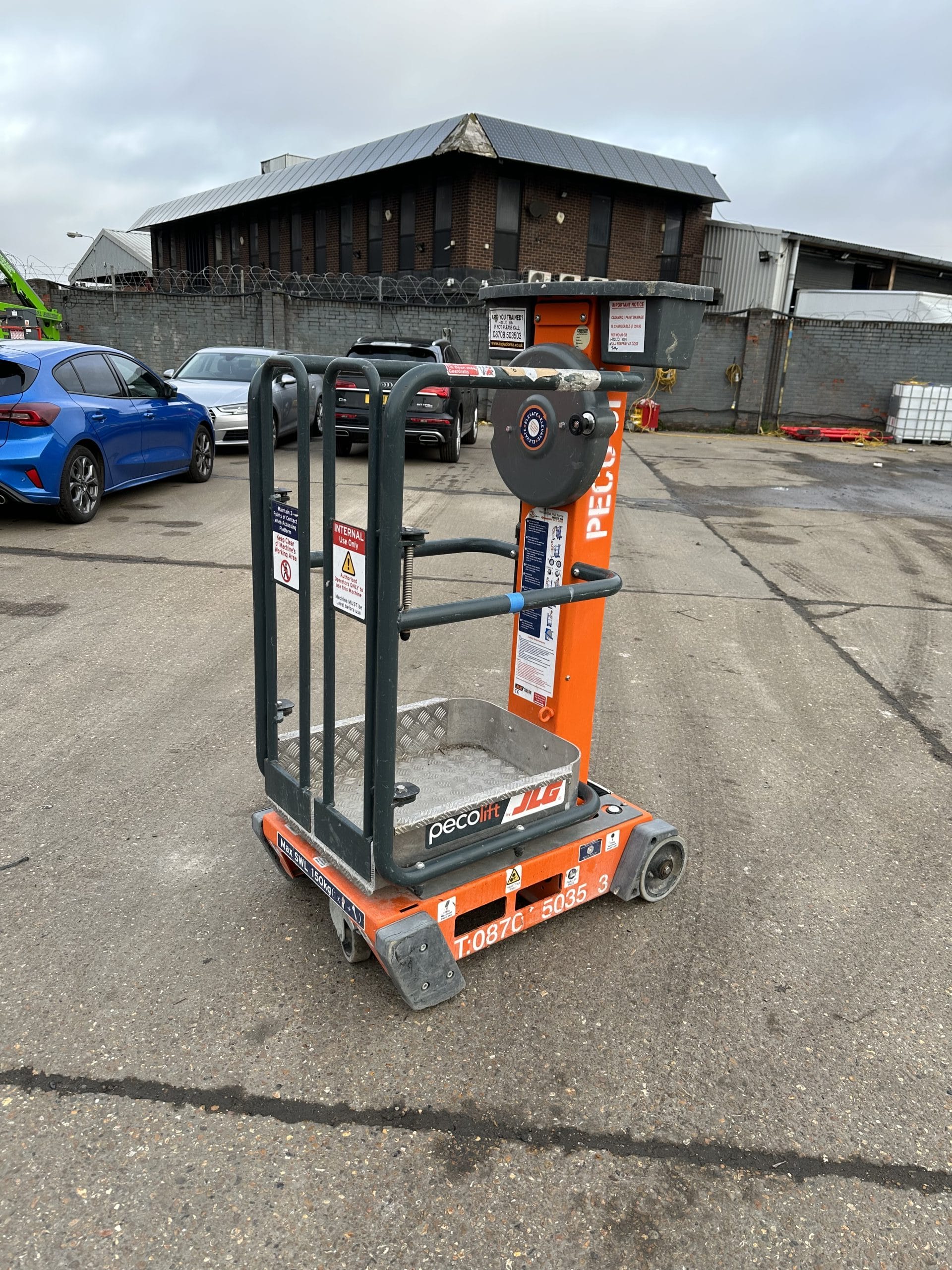 JLG PECOLIFT | Advanced Access Platforms