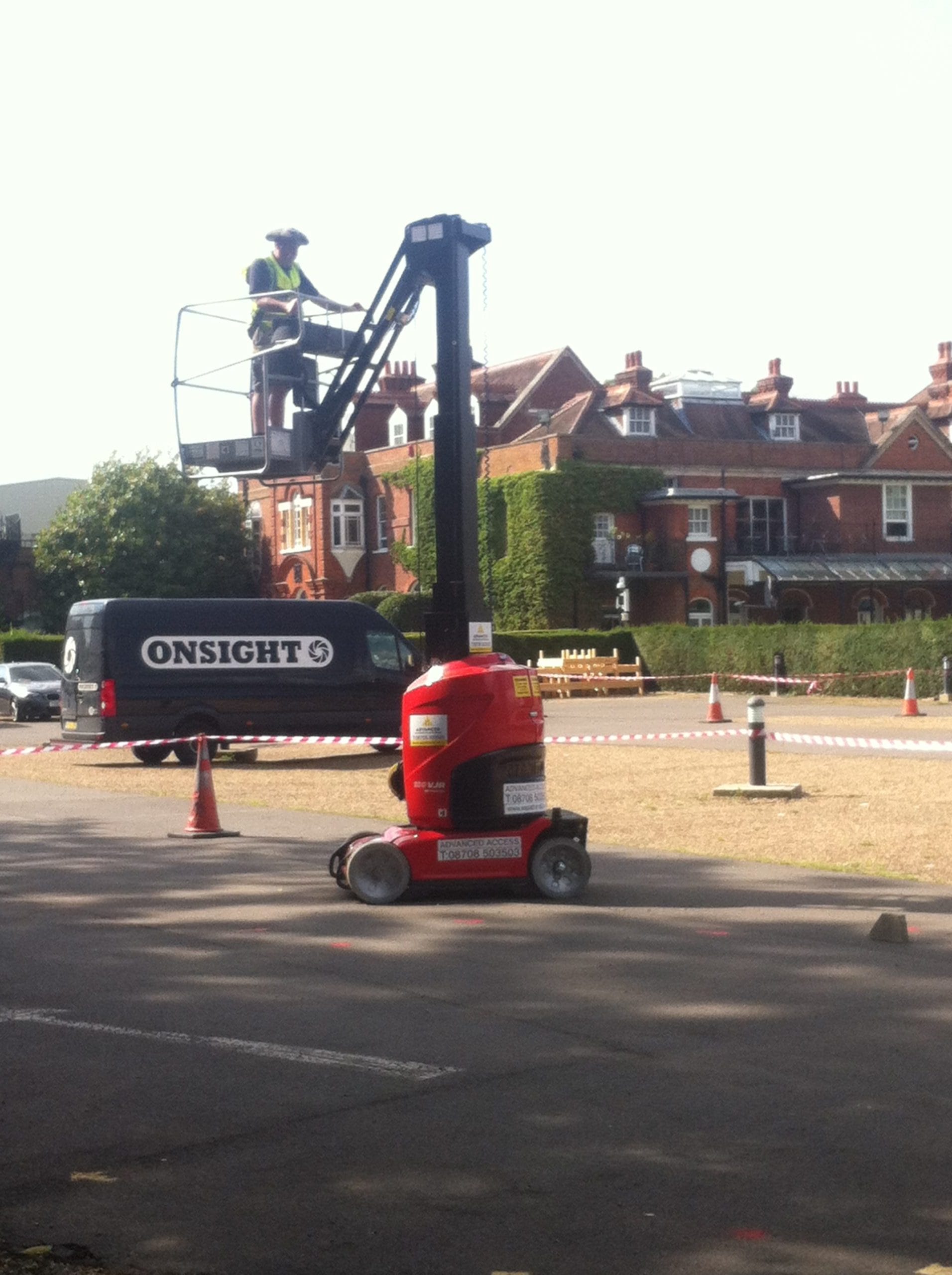 Manitou MAN100V | Advanced Access Platforms